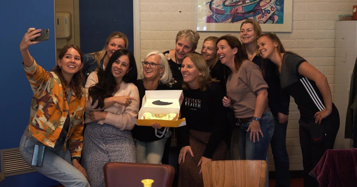 AOb delivers half a pie to all primary schools